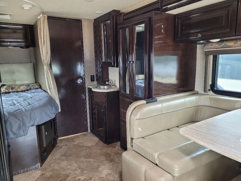 Used 2018 Thor Siesta 24sj For Sale In Fresno Ca 93710 At Savemart ...