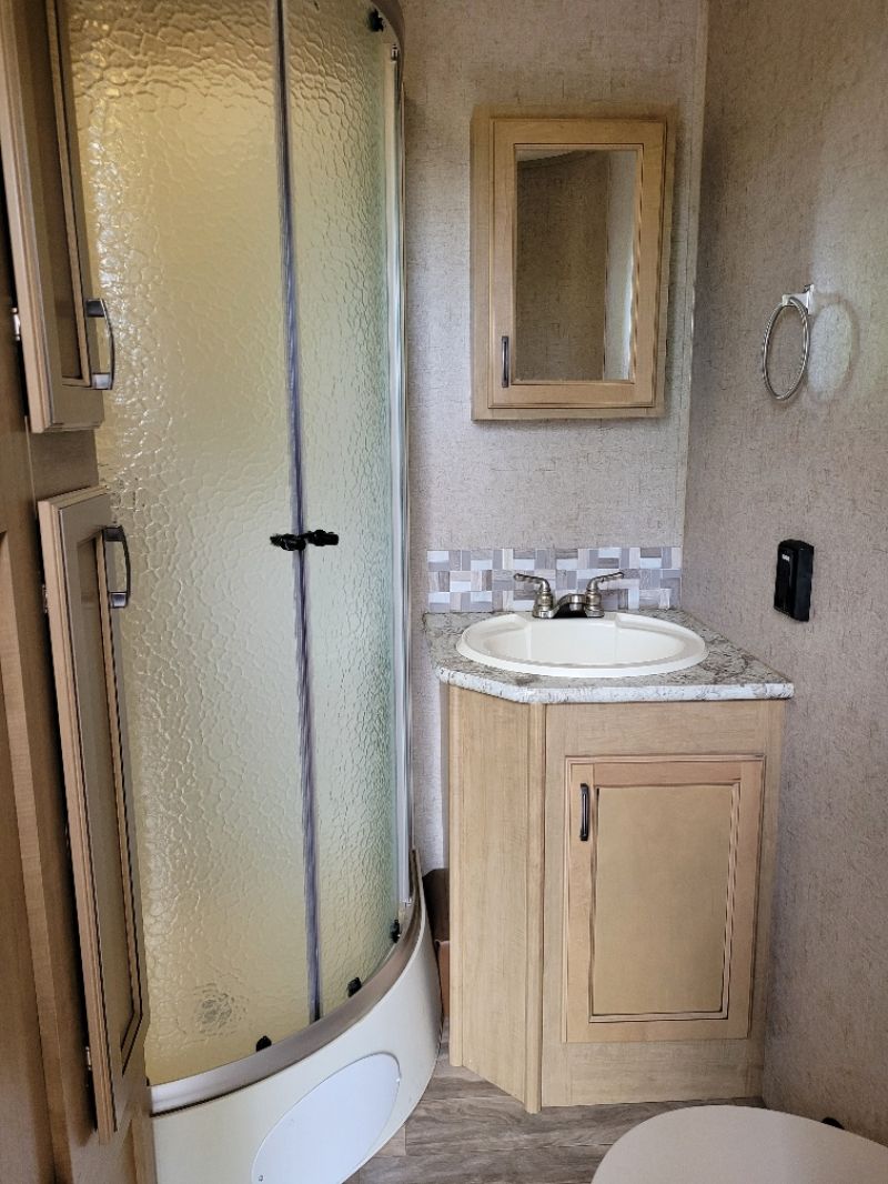 Used 2017 Highland Ridge Light 272rls For Sale In Coburg Or 97408 At ...