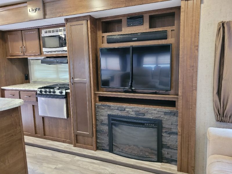 Used 2017 Highland Ridge Light 272rls For Sale In Coburg Or 97408 At ...