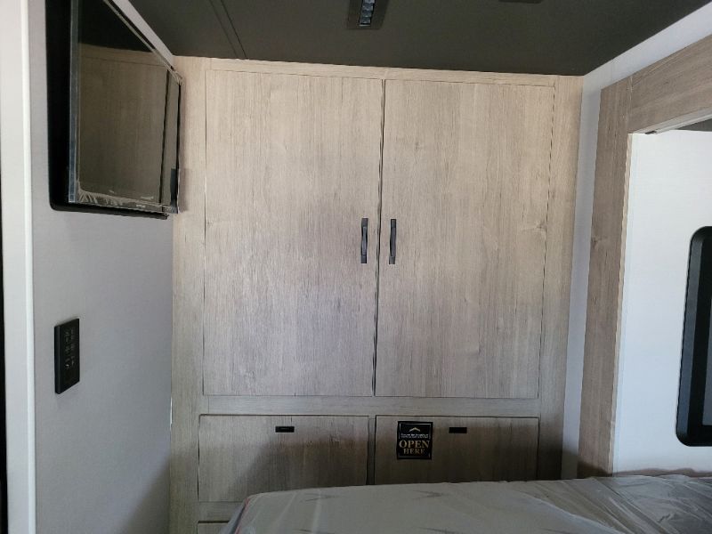 New 2026 Grand Design Lineage Series M 25fw For Sale In Fresno Ca 93710 ...