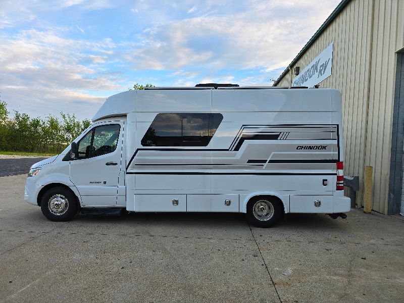 New 2025 Chinook Summit Ds360 For Sale In Mesa Az 85213 At Mesa Az ...