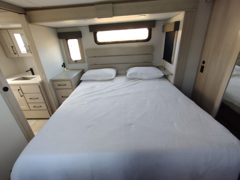 New 2025 Grand Design Solitude 388MBS for sale in Kelso, WA