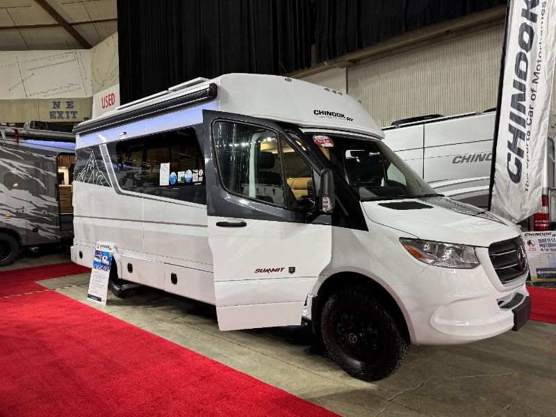 New 2025 Chinook Summit Ss360 For Sale In Fife Wa 98424 At Fife Wa ...
