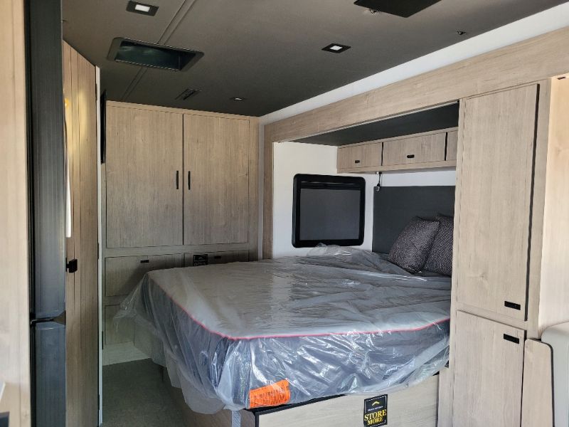 New 2026 Grand Design Lineage Series M 25fw For Sale In Fresno Ca 93710 ...