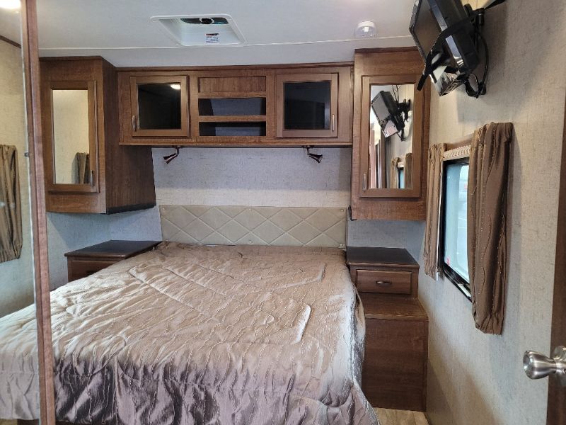 Used 2017 Highland Ridge Light 272rls For Sale In Coburg Or 97408 At ...