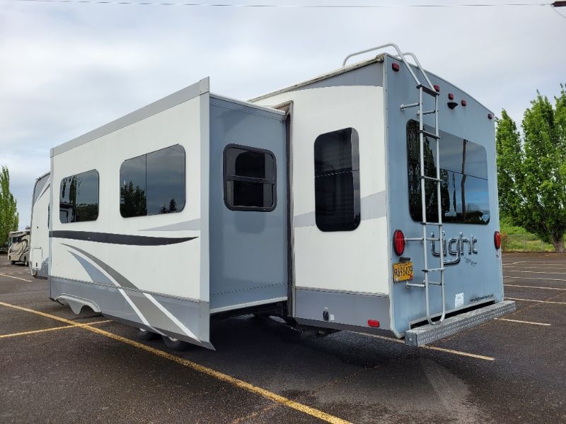 Used 2017 Highland Ridge Light 272rls For Sale In Coburg Or 97408 At ...