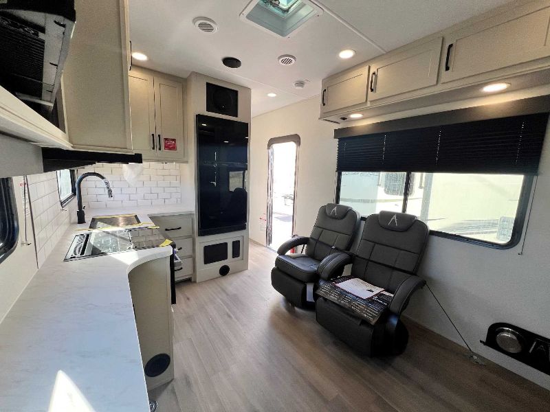 New 2026 Grand Design Momentum G 27g For Sale In Bellemont Az 86015 At ...