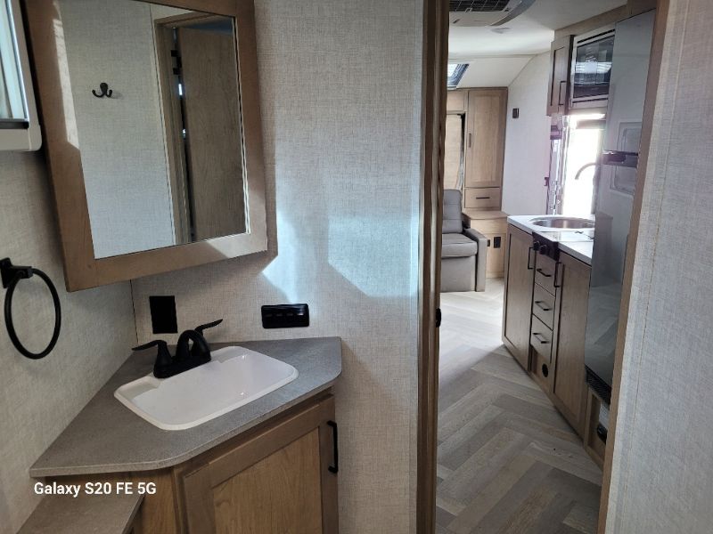 New 2024 Ember Overland 221msl For Sale In Klamath Falls Or 97603 At ...